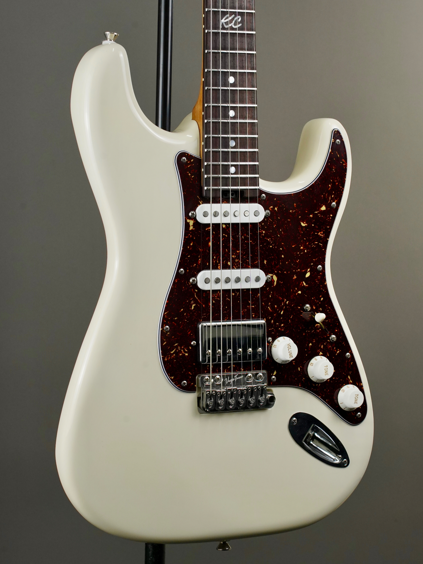 Generoso Guitars - Handcrafted Excellence